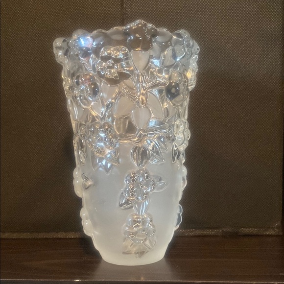 Accents | Elegant Clear Floral Glass Vase | Poshmark